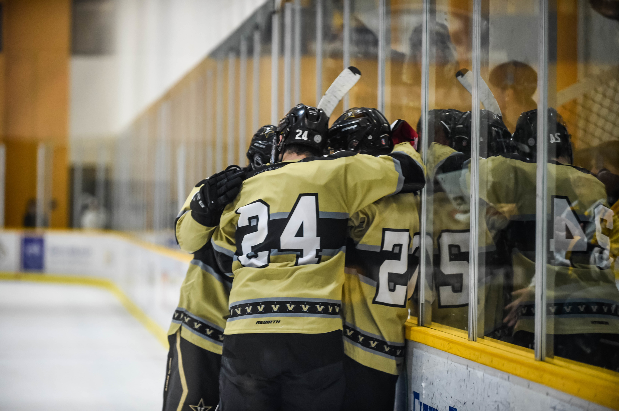 With a 5-4 Win Over Liberty, Vanderbilt Picks up First Nationals Win in ...